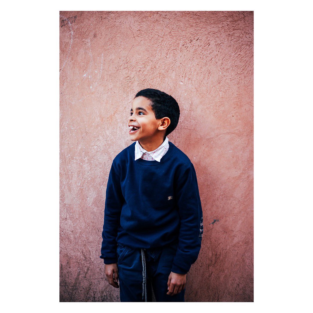 Taiga INAMI on Twitter: "マラケシュで最初に泊まったホステルの横に住んでいた少年。わんぱくで俺にパンを分けてくれるほど親切で可愛かったなあ。カメラを貸したら色々撮ってた ...