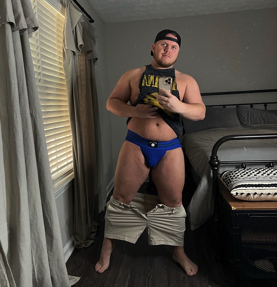 Chunk & Hunk 🐻 on Twitter: "Wanna sniff? https://t.co/z5B06YLUEB" / Twitter