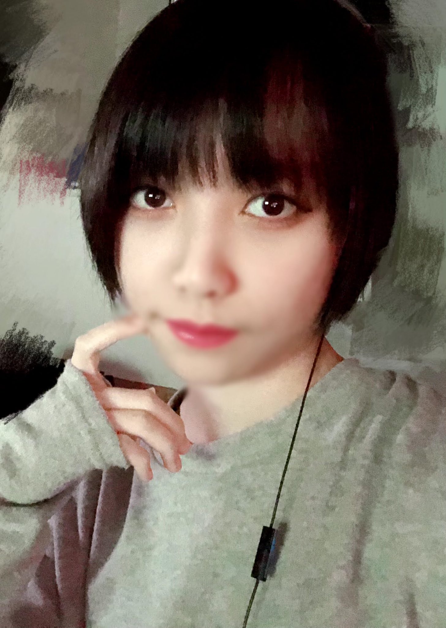 雪乃える on Twitter: "元々ずっとショートだったから、今の髪型も気に入ってるけどばっさり行きたい気持ちで悩み( ´•̥×•̥` ) これは過去画です🐱 https://t.co ...