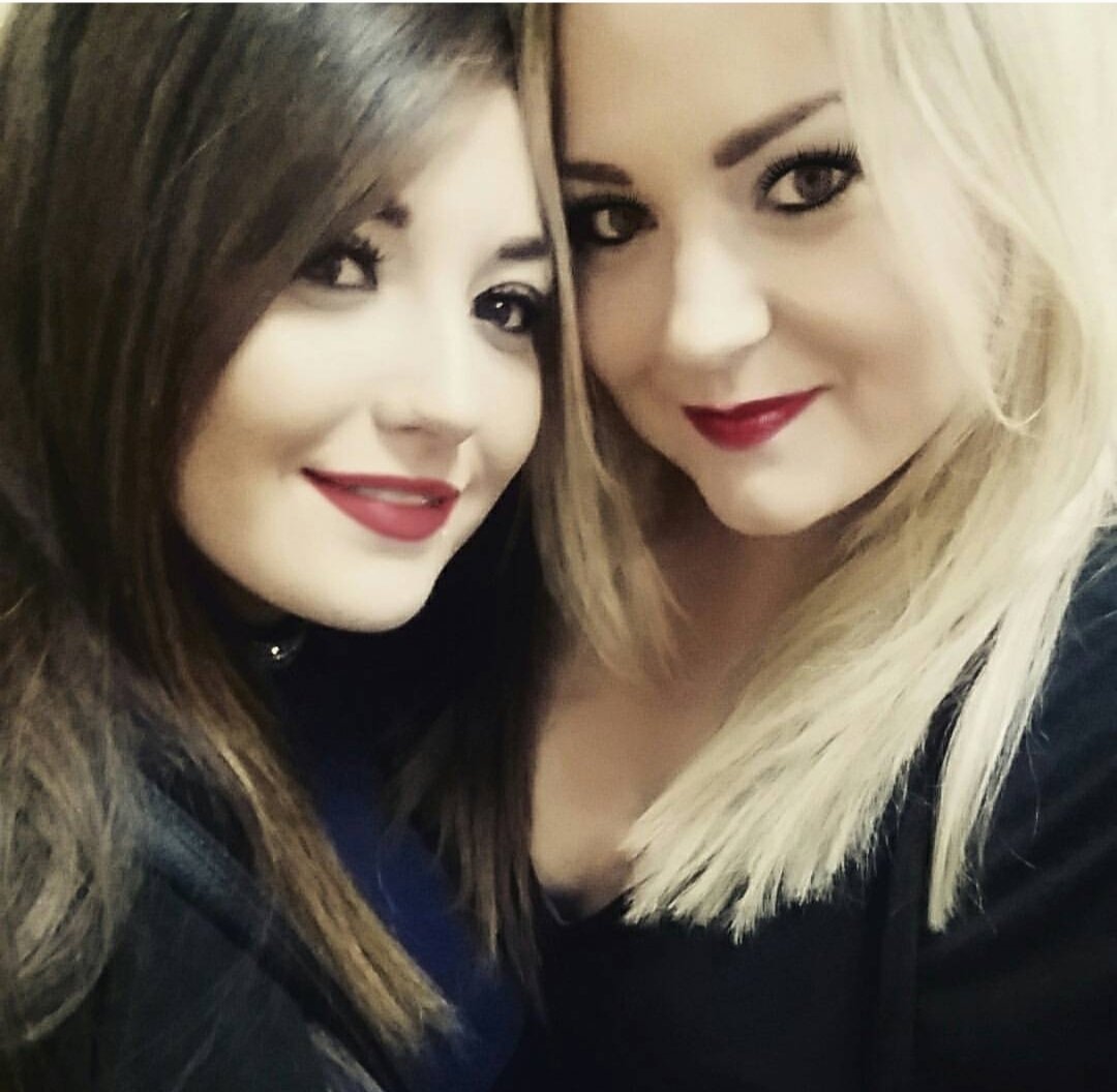 zoe-on-twitter-happy-30th-birthday-to-my-beautiful-little-sister