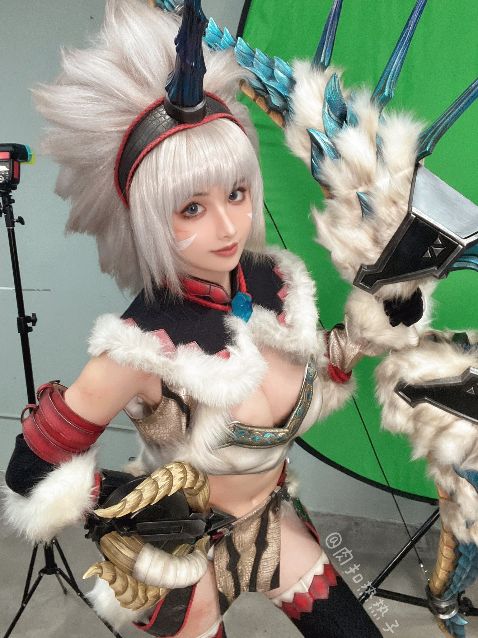 rioko凉凉子 on Twitter: "#MonsterHunterWorld 「这次，可不能再被车走了哦~」 终于拍了经典麒麟套装。 https://t.co/E5fUbbmU1Z ...
