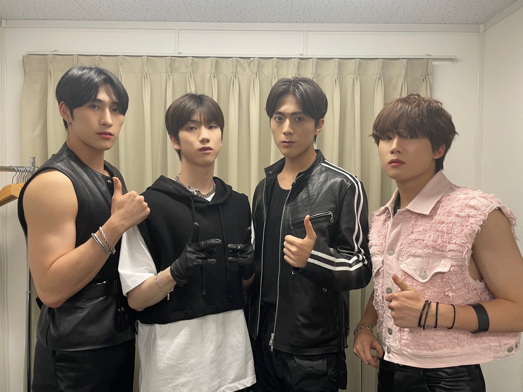 JUST B Official on Twitter: "[#JUSTB_BY] 'Super Music Festival' 무대 종료 온리비의 큰 응원 덕분에 무사히 무대를 마칠 수 ...