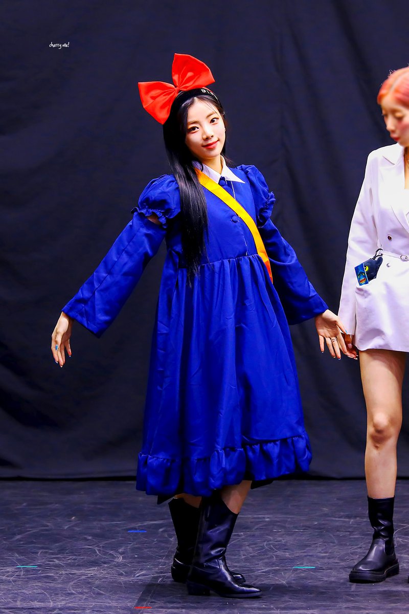 Cherry me! on Twitter: "220819 팬사인회 마녀 배달부 나키키 ฅ^•ﻌ•^ฅ #나고은 #NAGOEUN #퍼플키스 #PURPLE_KISS @RBW ...