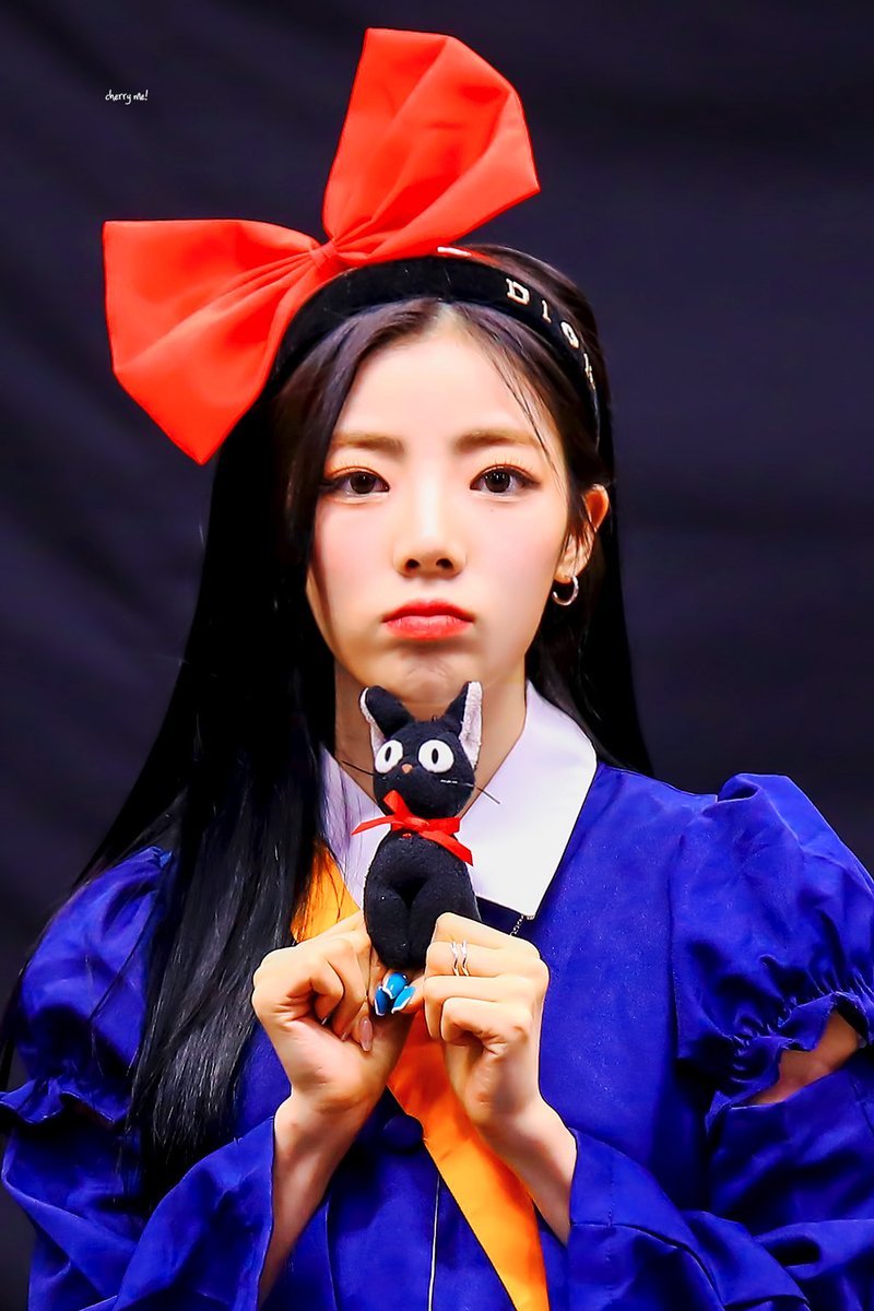 Cherry me! on Twitter: "220819 팬사인회 마녀 배달부 나키키 ฅ^•ﻌ•^ฅ #나고은 #NAGOEUN #퍼플키스 #PURPLE_KISS @RBW ...