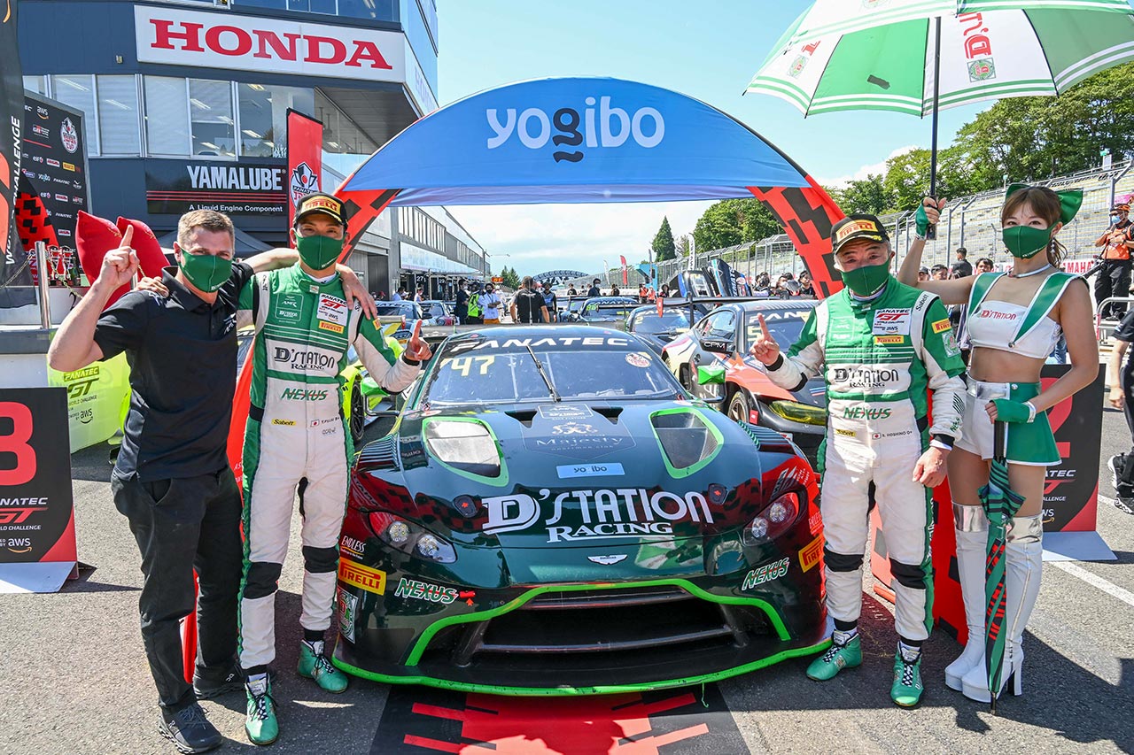 autosport web/オートスポーツweb on Twitter: "GTワールドチャレンジ・アジア第8戦SUGOはチェッカー間際にまさかの大逆転劇。星野敏／藤井誠暢組アストンマーティン ...