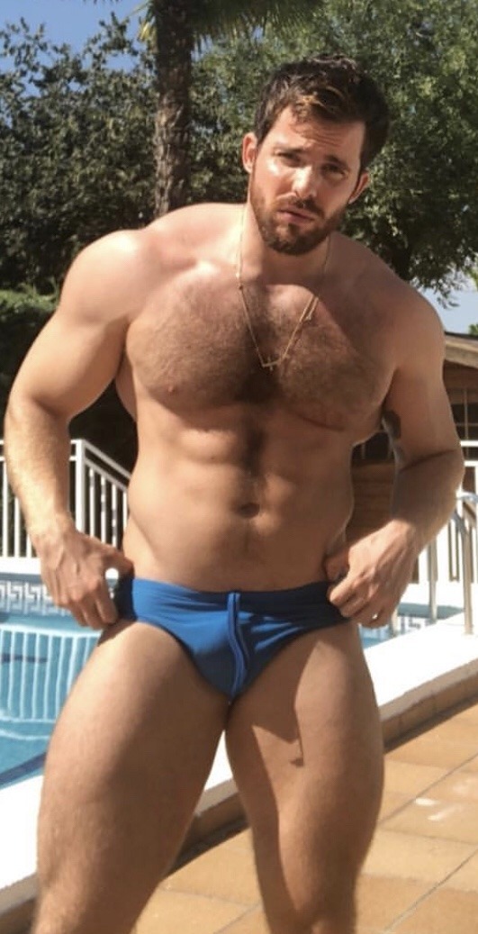 ProudBulge on Twitter: "Beefy hot. https://t.co/e2gyyuqqcs" / Twitter