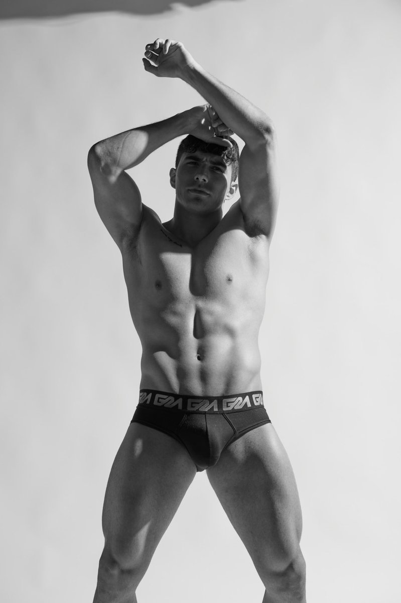 Hot Dudes Good Mood 🇺🇦 on Twitter: "RT @Joey_Gentile: 1 or 2? I never know how to pose 😅"