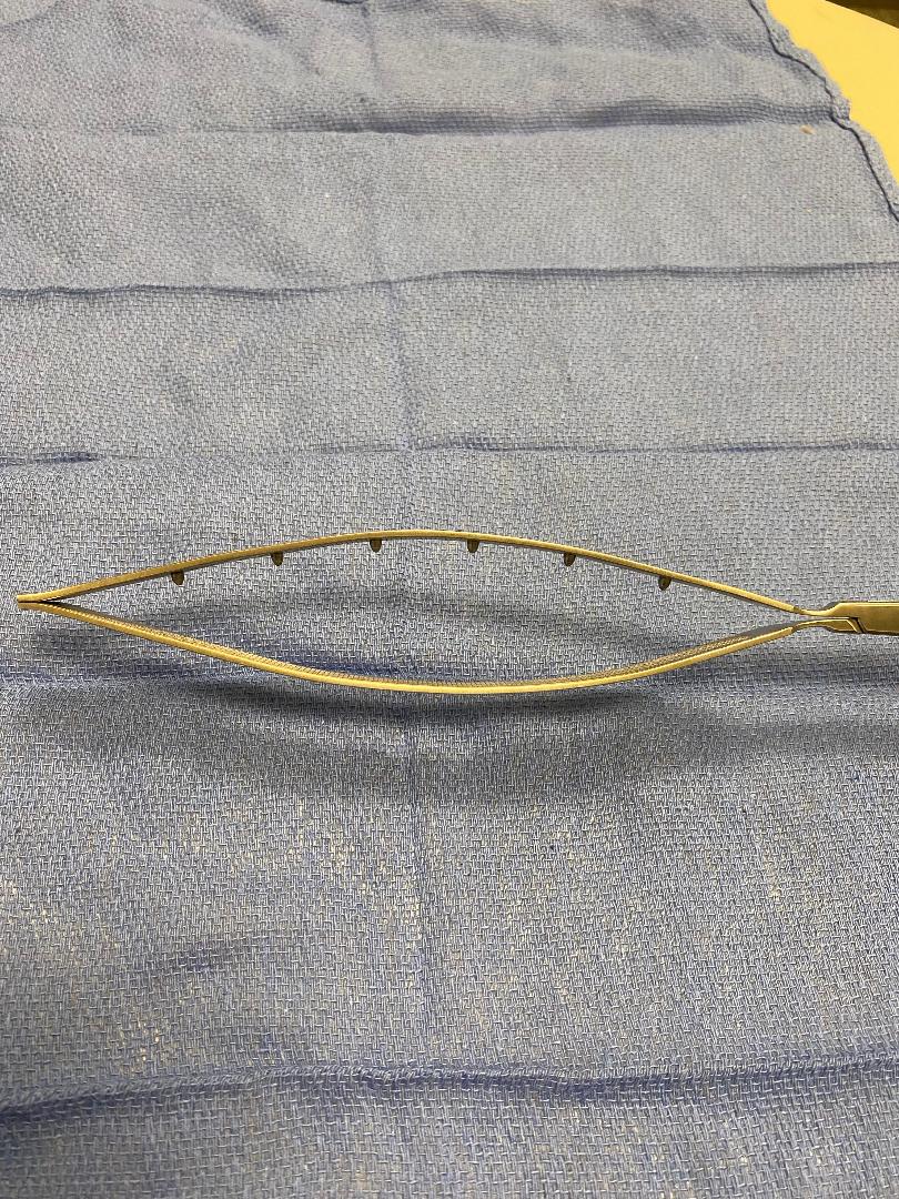 Different 🧵today... I looked at a large liver clamp that has been kept ...