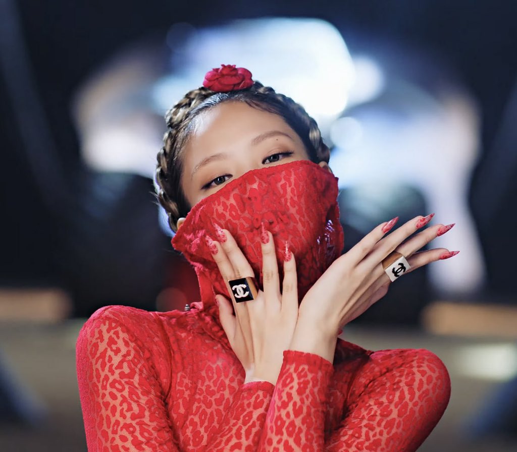 Hazie on Twitter: "Jennie breaks the internet after Blackpink released their comeback A thread ...