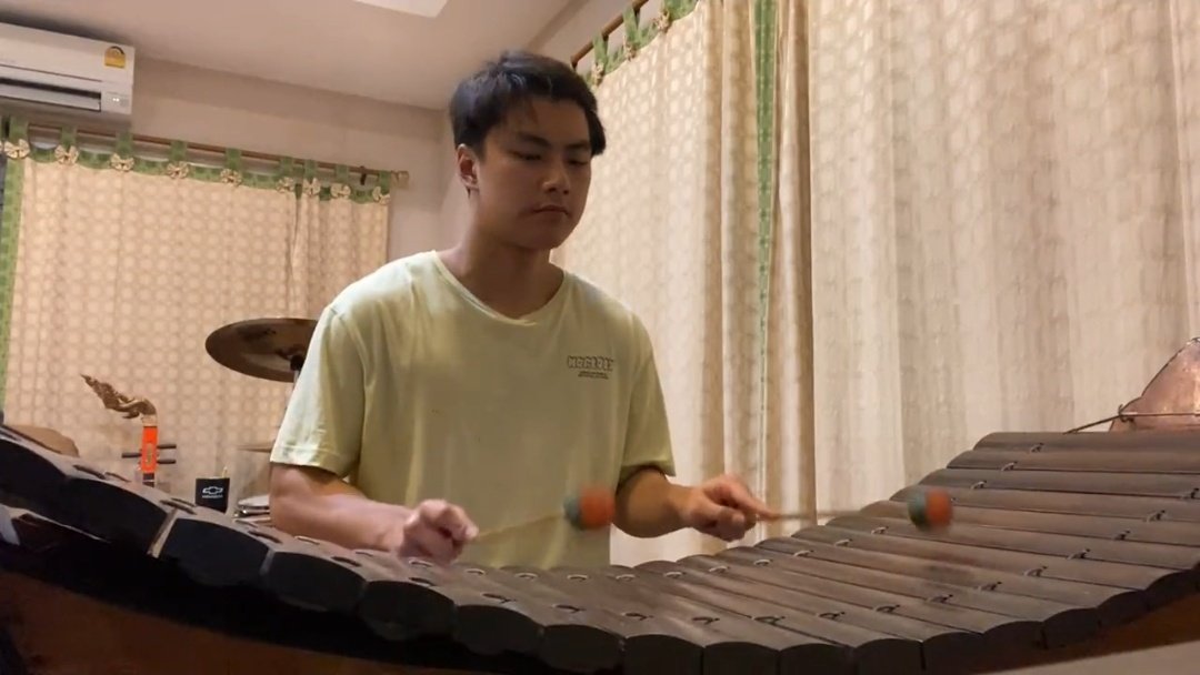 uim on Twitter: "RT @parakulnapat: Someone noticed there's 'The Phin' instrument, or Thailand's ...