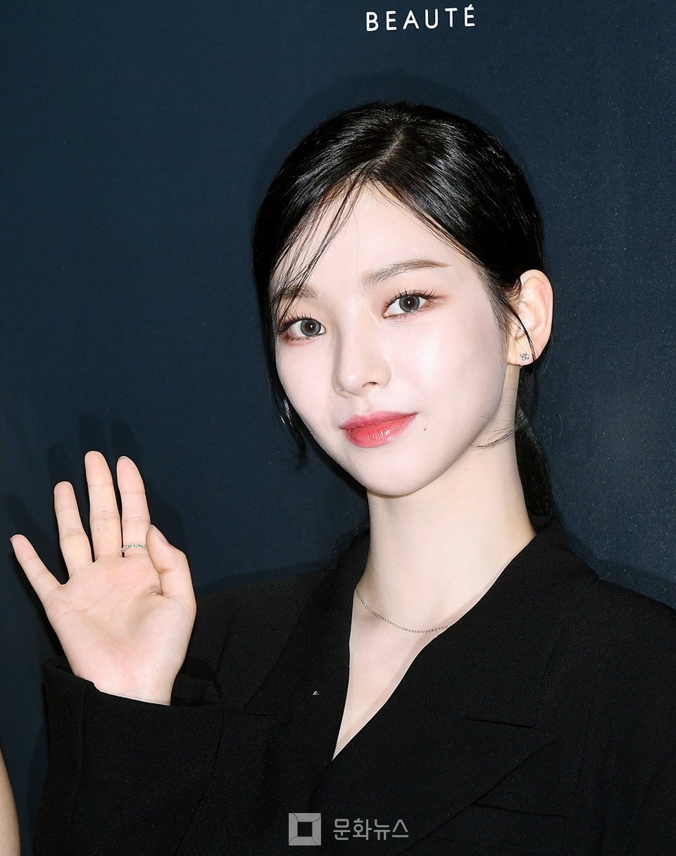 evi on Twitter: "ลิปฉ่ำวาวที่ใฝ่ฝันมีอยู่จริงแล้ววันนี้ น้ำตาจะไหล https://t.co/n0xk3HWW3y ...