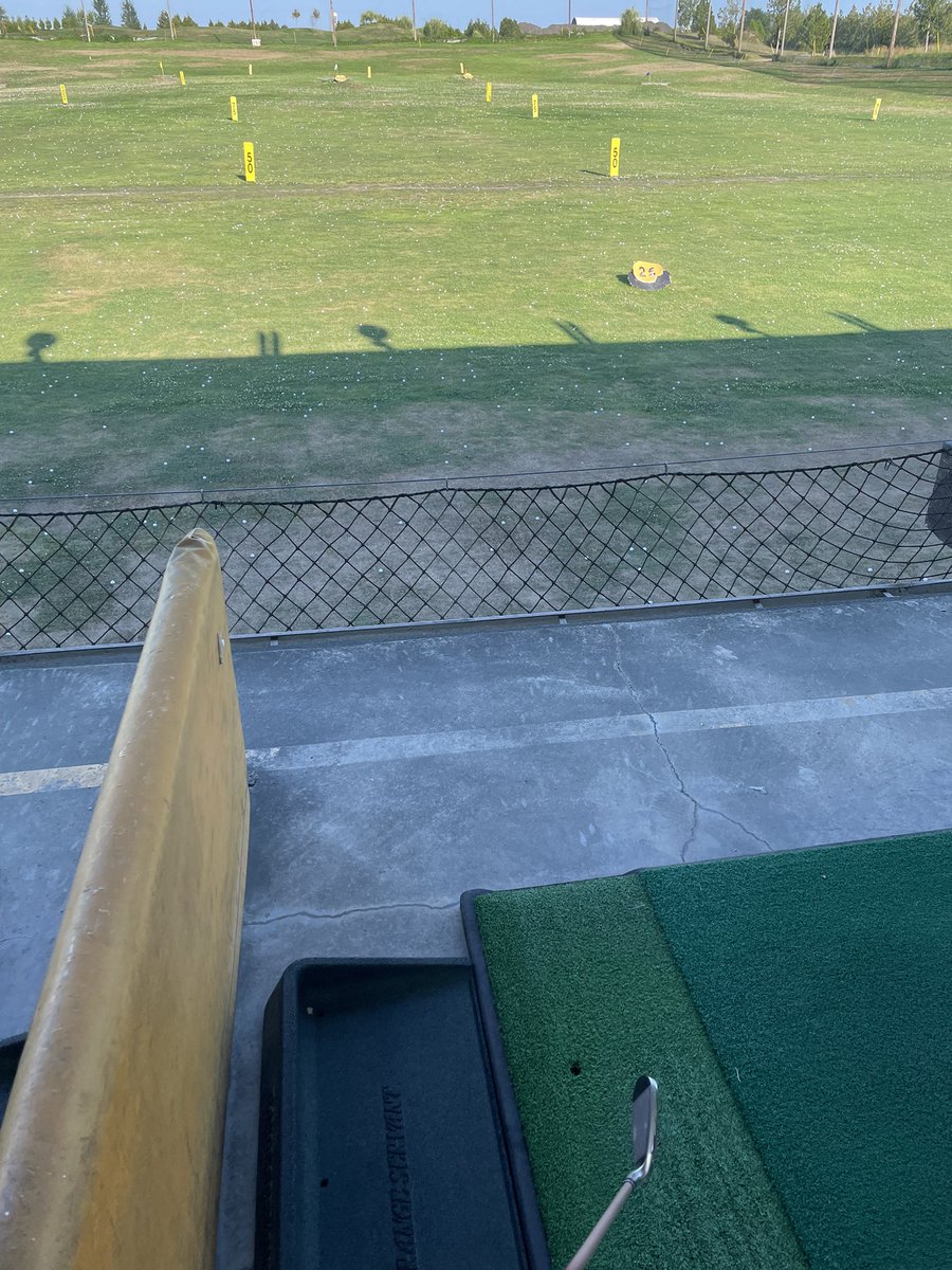 變臉羅夏 On Twitter Rt Annnife 去打了高尔夫🏌️♀️晚上去海边散步🐈⬛我一杆精准打到保护网上¯ツ¯