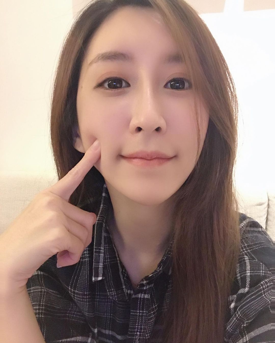 Li Li on Twitter: "すっぴんのほうが綺麗かな https://t.co/z8nRQXhKTM" / Twitter