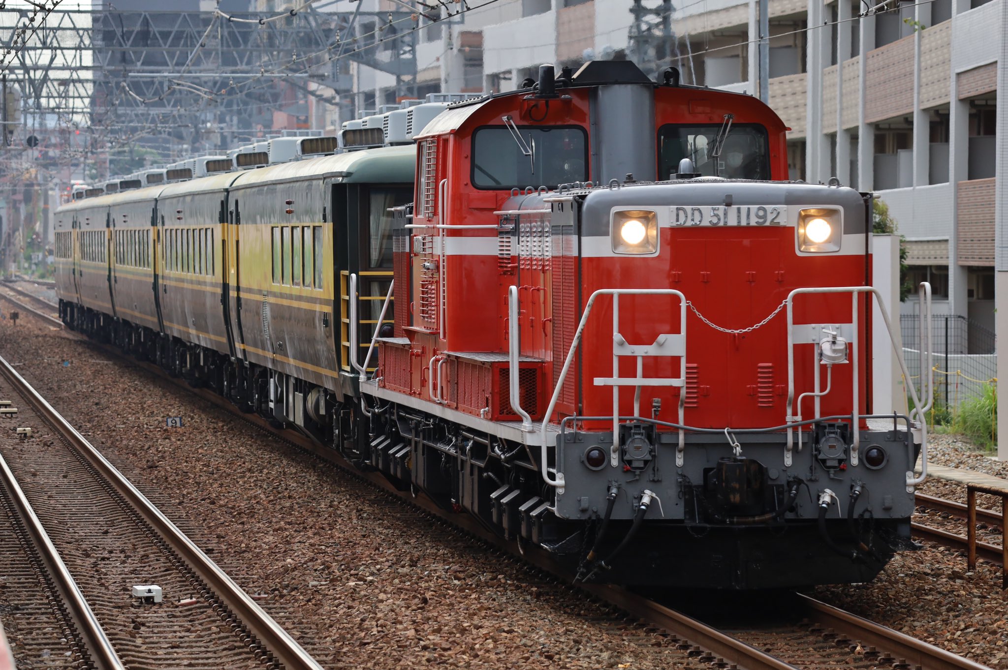 昔 鉄ちゃん on Twitter: "2022.8.22 DD51 1192(宮)+サロンカーなにわ5両網干出場 回9974レ 摩耶 https://t.co/Sim01iAUW2 ...