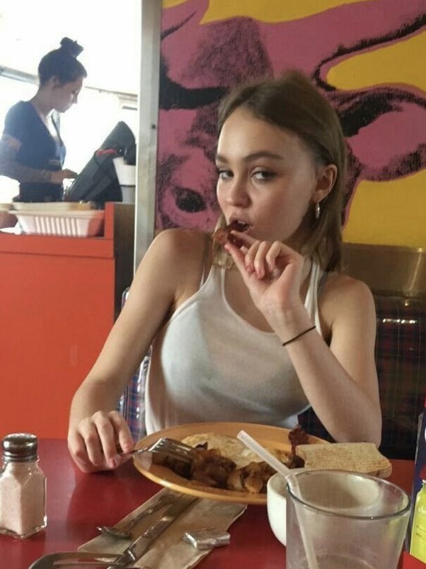 devina on Twitter: "hello these are some pics i took of my girlfriend ;) https://t.co/DX9sQ7XbfL ...