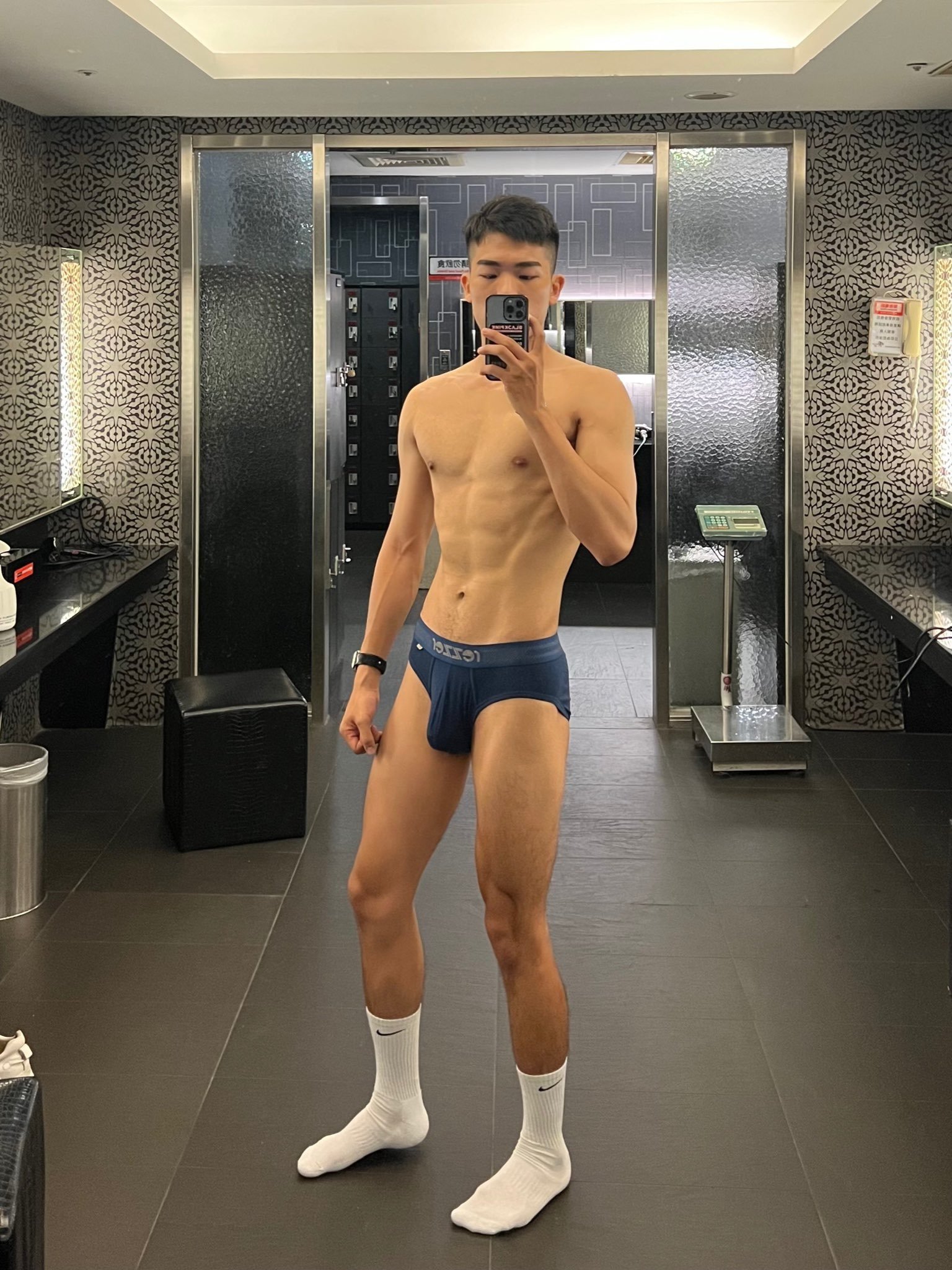 直男驯兽师 On Twitter 【驯服直男】【看主页简介】 想要玩直男体育生和直男健身教练的私信我|诚觅有实力金主,共同驯服体育生|详情看主页简介|私人高端定制