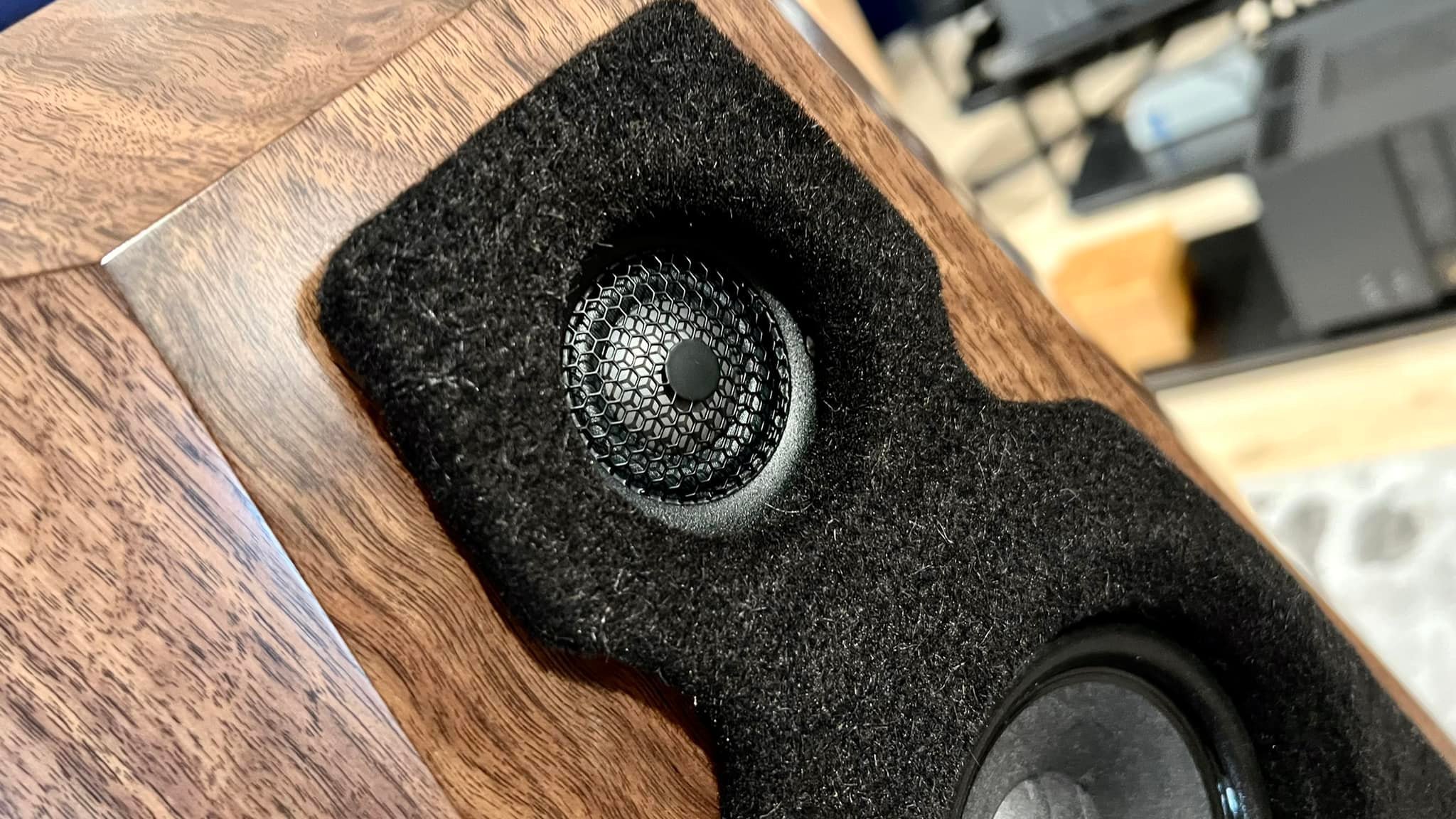 avcat on Twitter: "https://t.co/o55ZB67zZm ユニットは Scan-Speak に変更されています 部品難の影響からAccutonからのユニット供給が ...