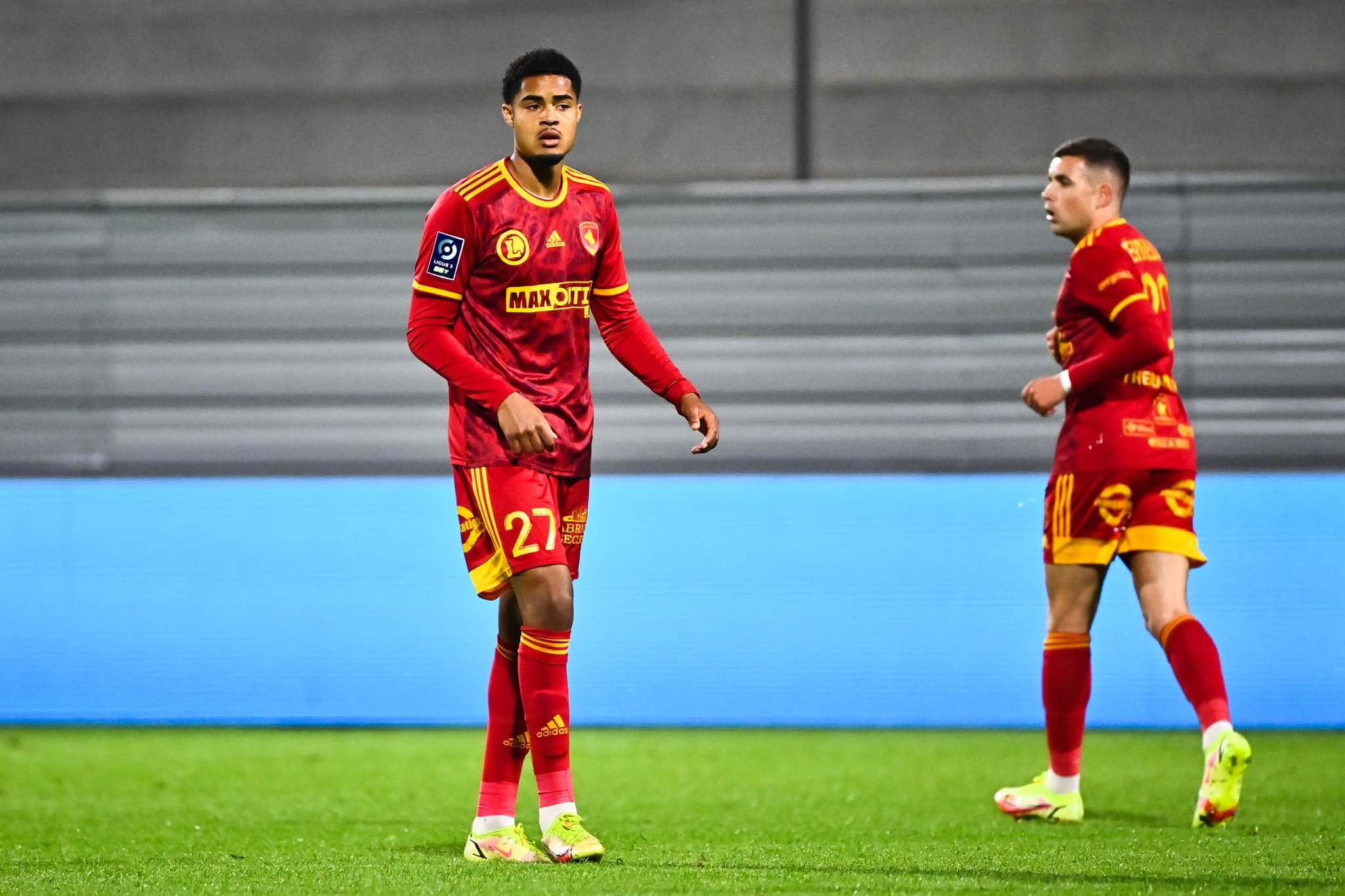 Relevo on Twitter: "El Sporting de Gijón, a punto de fichar al hermano de Varane, Jonathan. 📌 El ...