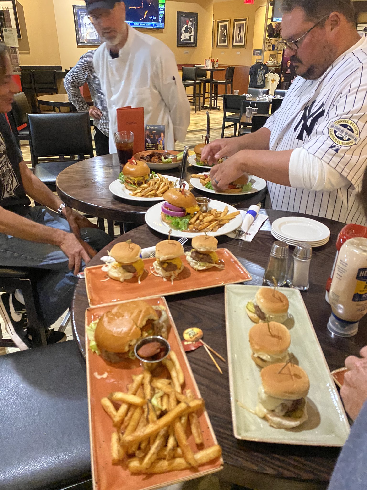 Carton & Roberts on Twitter: "Preshow meal https://t.co/j6J2pCJ4r7" / Twitter