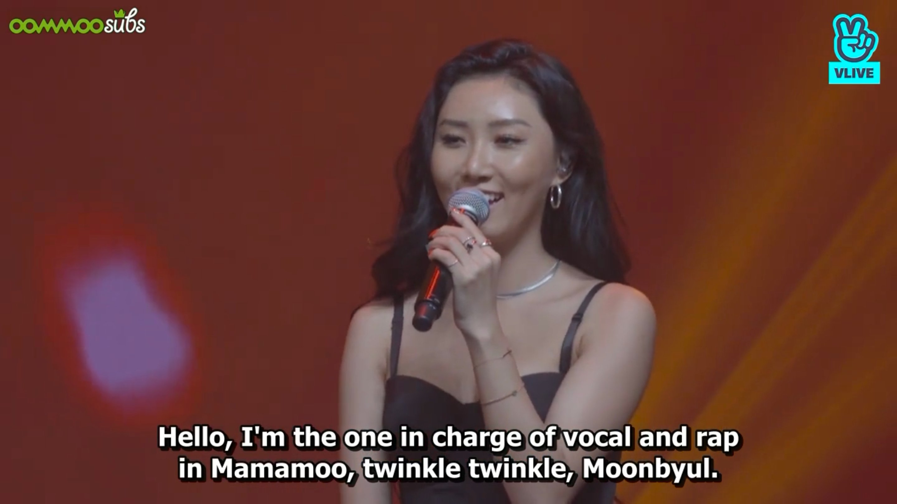 on Twitter: "Hwasa is so random and dry! She just suddenly decides to intro herself as Moonbyul ...