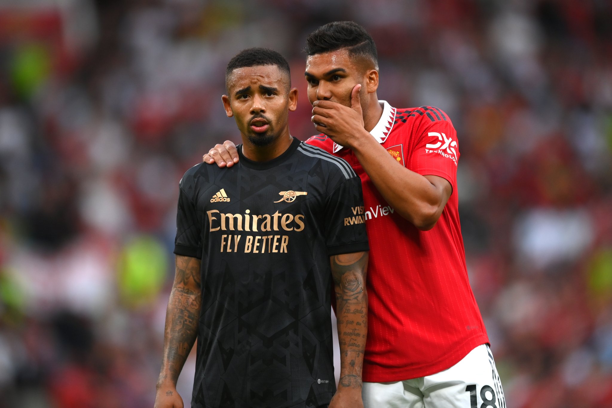 utdreport on Twitter: "What's @Casemiro telling Gabriel Jesus? 👀 https://t.co/4b4t6xFLEc" / Twitter