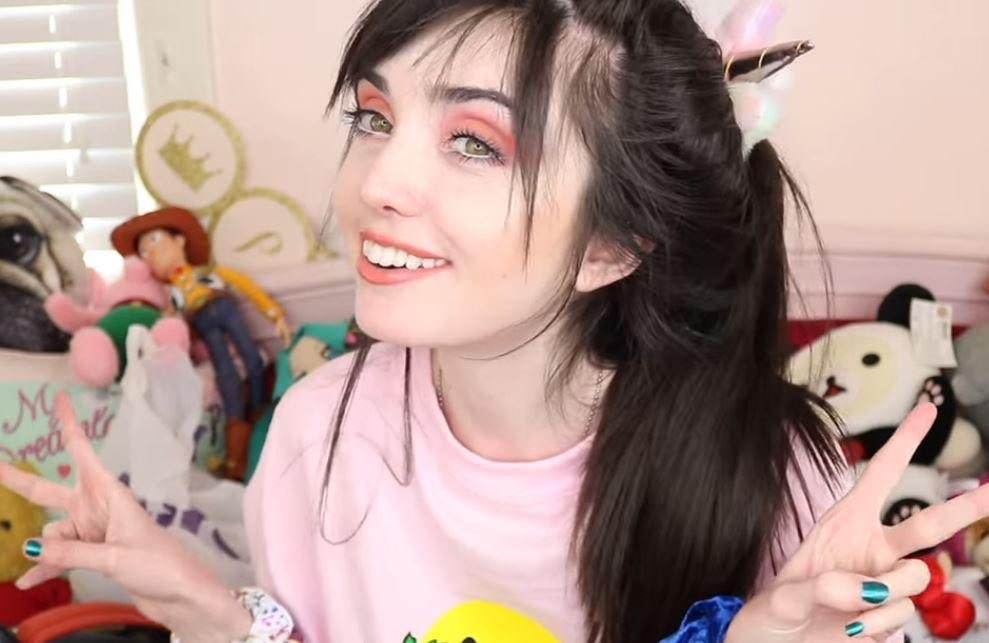 James Bond on Twitter: "@Eugenia_Cooney https://t.co/iXtKRP82HM" / Twitter