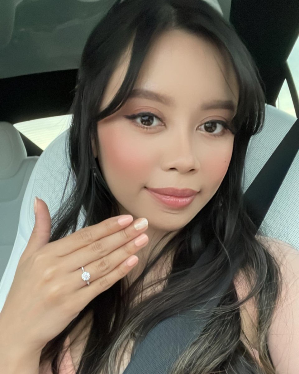 Kimmie D On Twitter Still On Cloud 9 Im Engaged ️ I Was Lookin