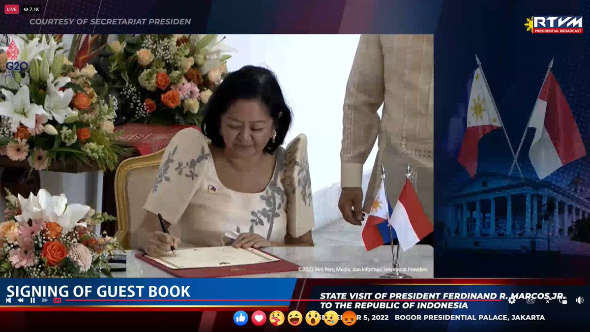 Philippine News Agency on Twitter: "President Marcos and First Lady Liza Araneta-Marcos sign the ...