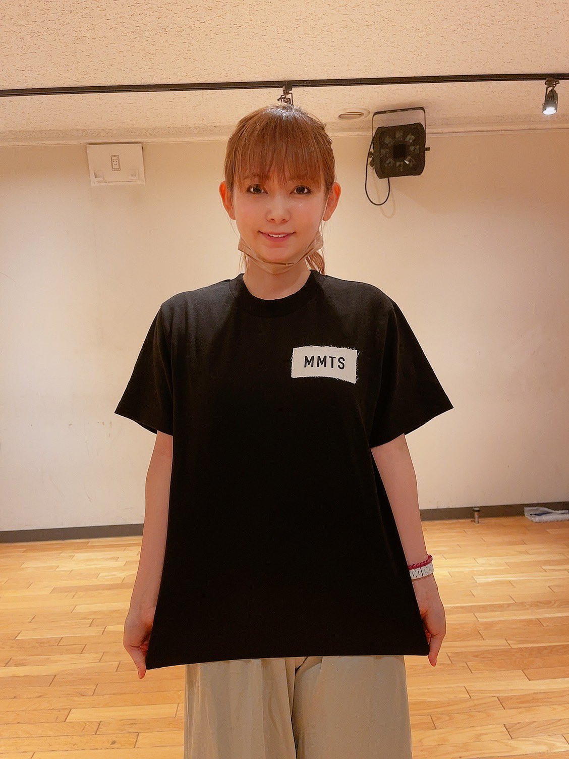 20周年の中川翔子🍒🍉🍫 on Twitter: "mmts 中野ブロードウェイの壁が永遠に刻まれたメモリアルTシャツ！ ブラックはピンクがはっきりでるよ https://t.co ...