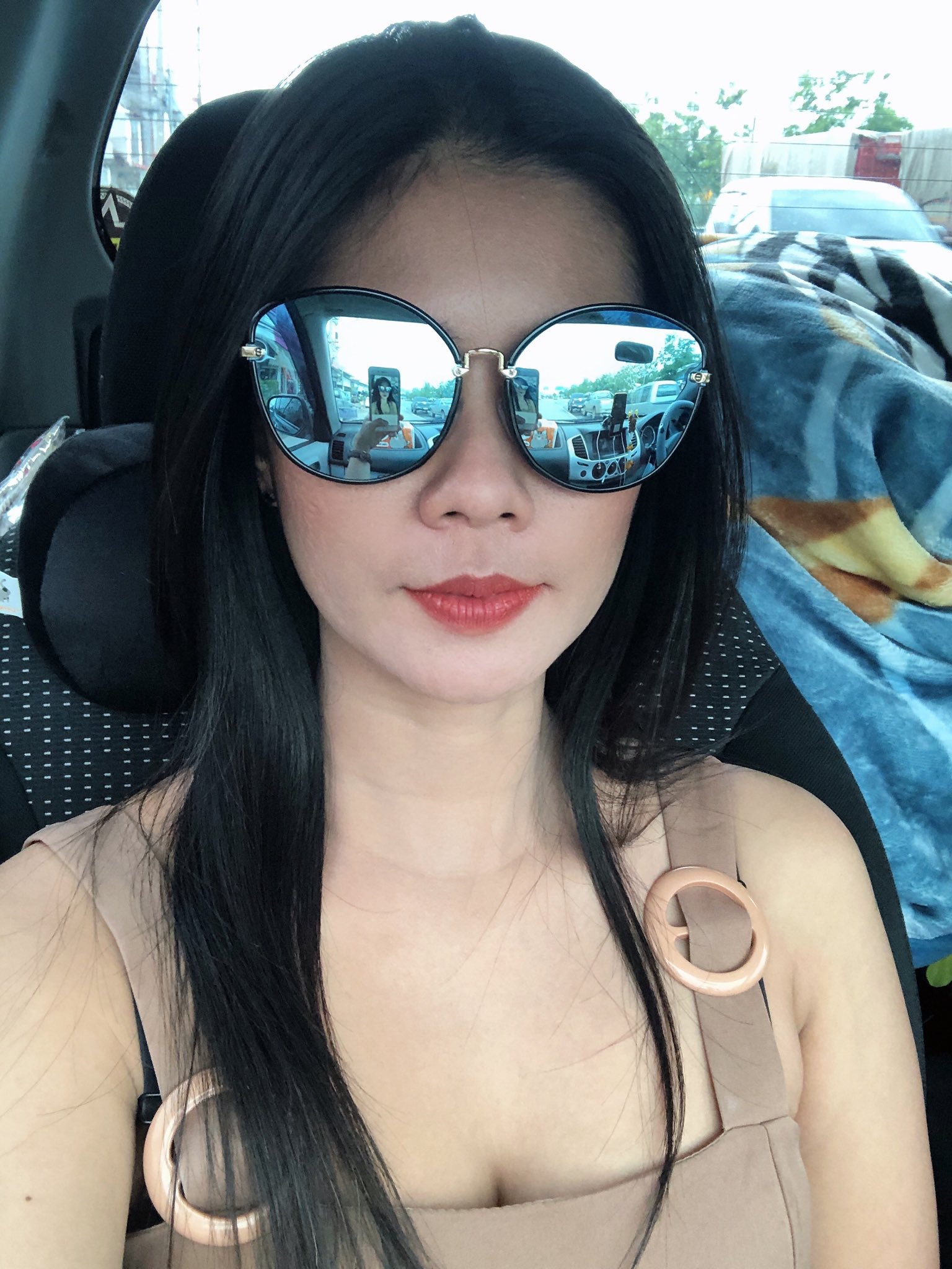 พลอย…ploy on Twitter: "🌴มะพร้าวยิ่งแก่ยิ่งมัน🥥 พี่ก็เหมือนกันยื่งแก่ยิ่งเด็ด😁 โทร:0842507856 ID ...