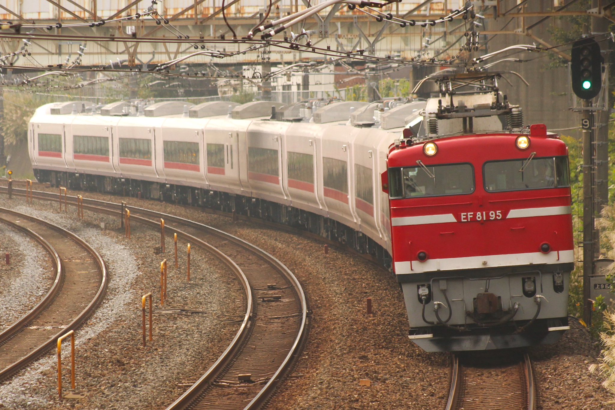 北鉄⭐️⭐️⭐️ on Twitter: "#95の日 #EF8195 #E657系 虹罐もE657系の甲種輸送に携わった 9371レ 2011-10-13 https://t.co ...