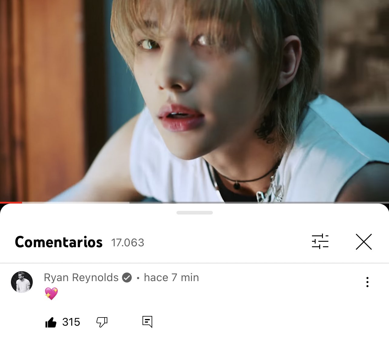 SKZ Info Esp | Fan Acc on Twitter: "Ryan Reynolds siendo el fan número #1 de Stray Kids comentó ...