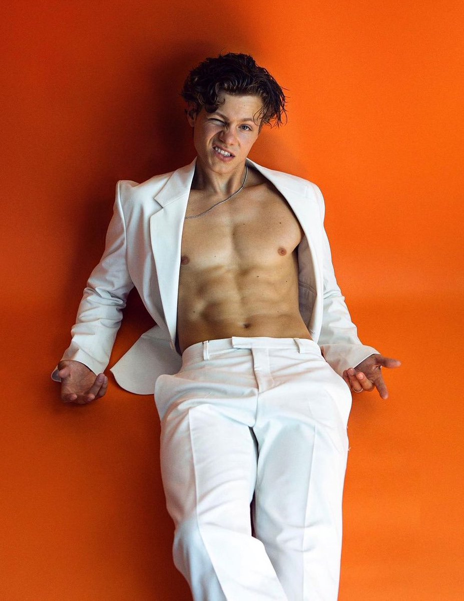 Fit Famous Males on Twitter: "FLORIAN MACEK 😍🔥 📸 Alejandro Ramirez"