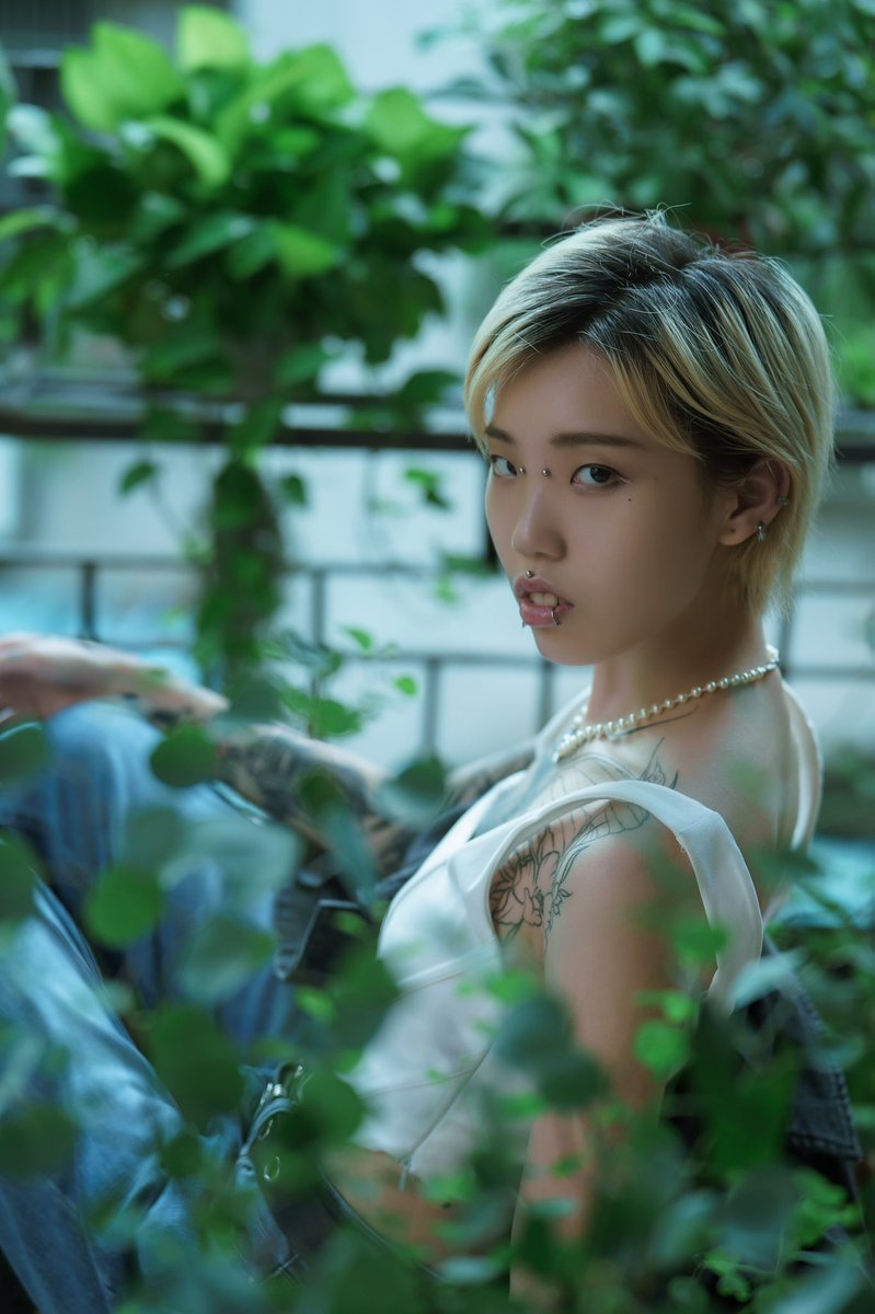 怎么感觉推特更新后吃掉了画质，没有以往那么清晰了 摄影：@Mochen_Art 出镜：@Yucong_yaa 投稿：@Fengsiyuan ...