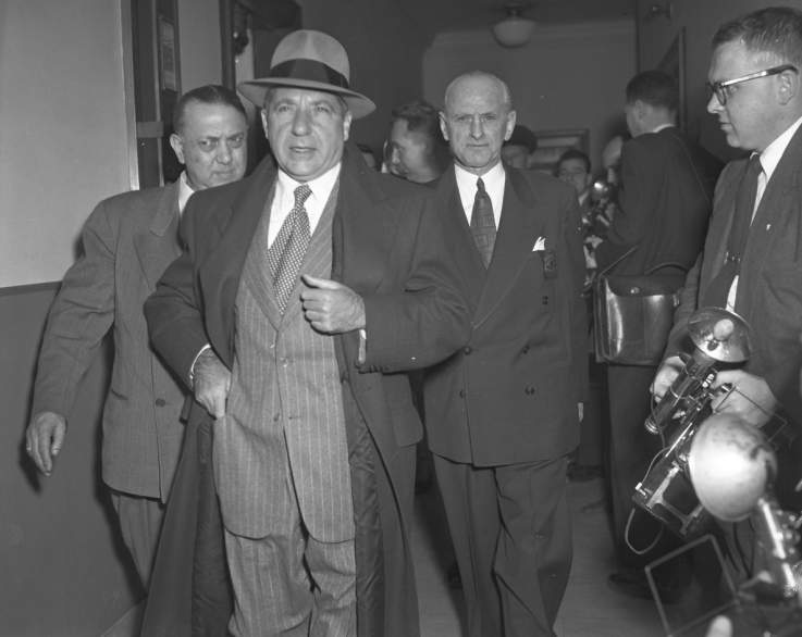 Thread n. 8 Come raccontato nel thread precedente, ai giovani mafiosi ...