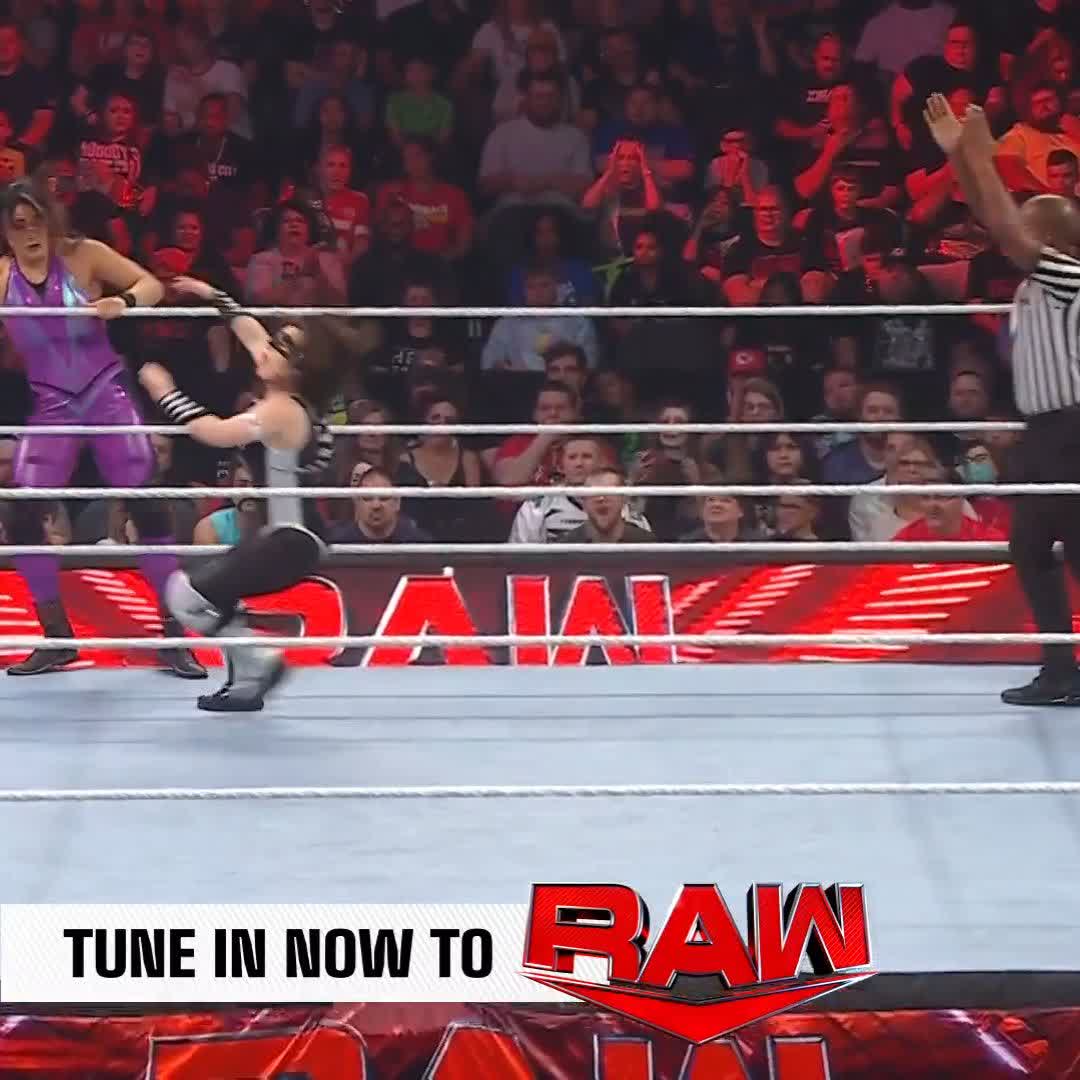 WWE on Twitter: WWE on Twitter: