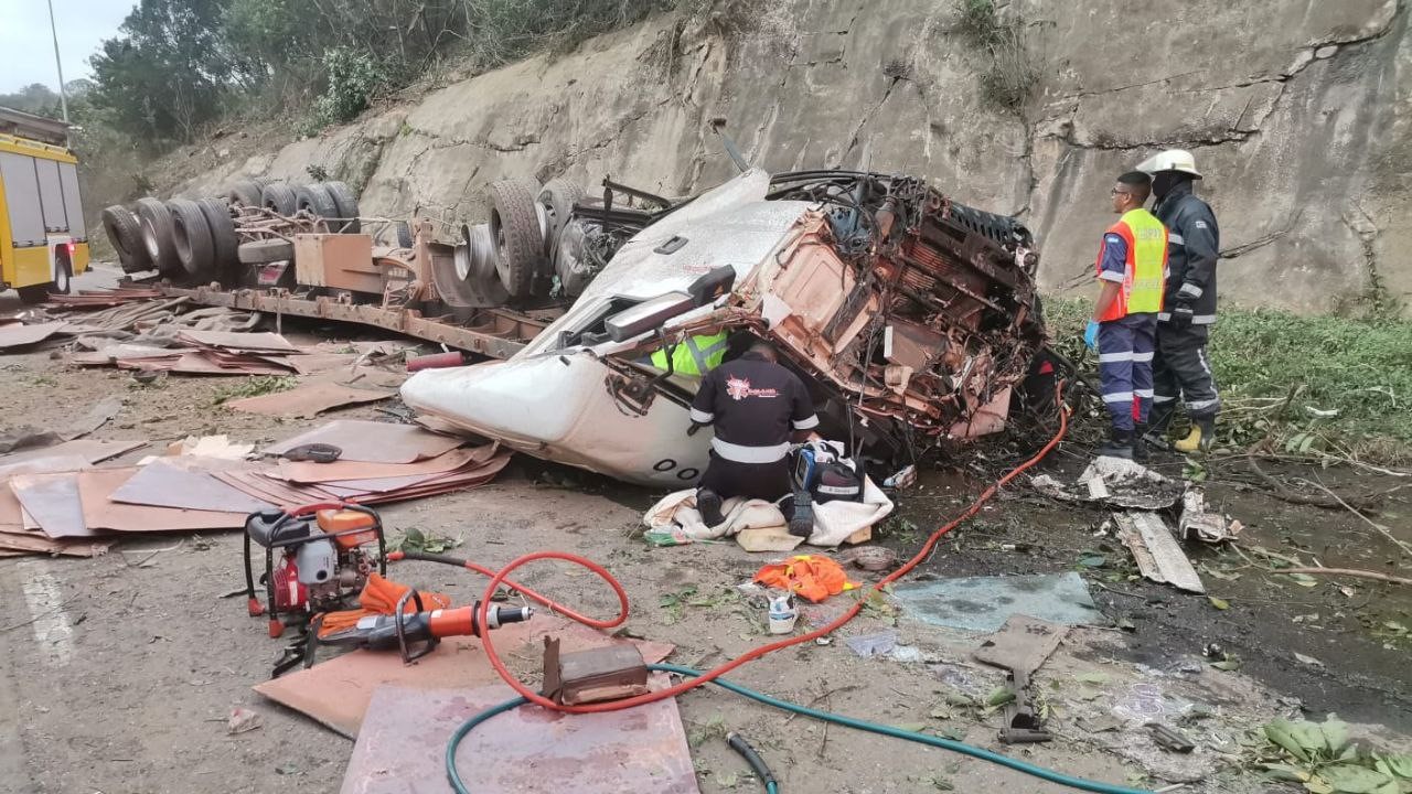 NETCARE 911 on Twitter: "KZN: Truck driver seriously injured in roll-over M7/N2, Ridgeview, DBN ...