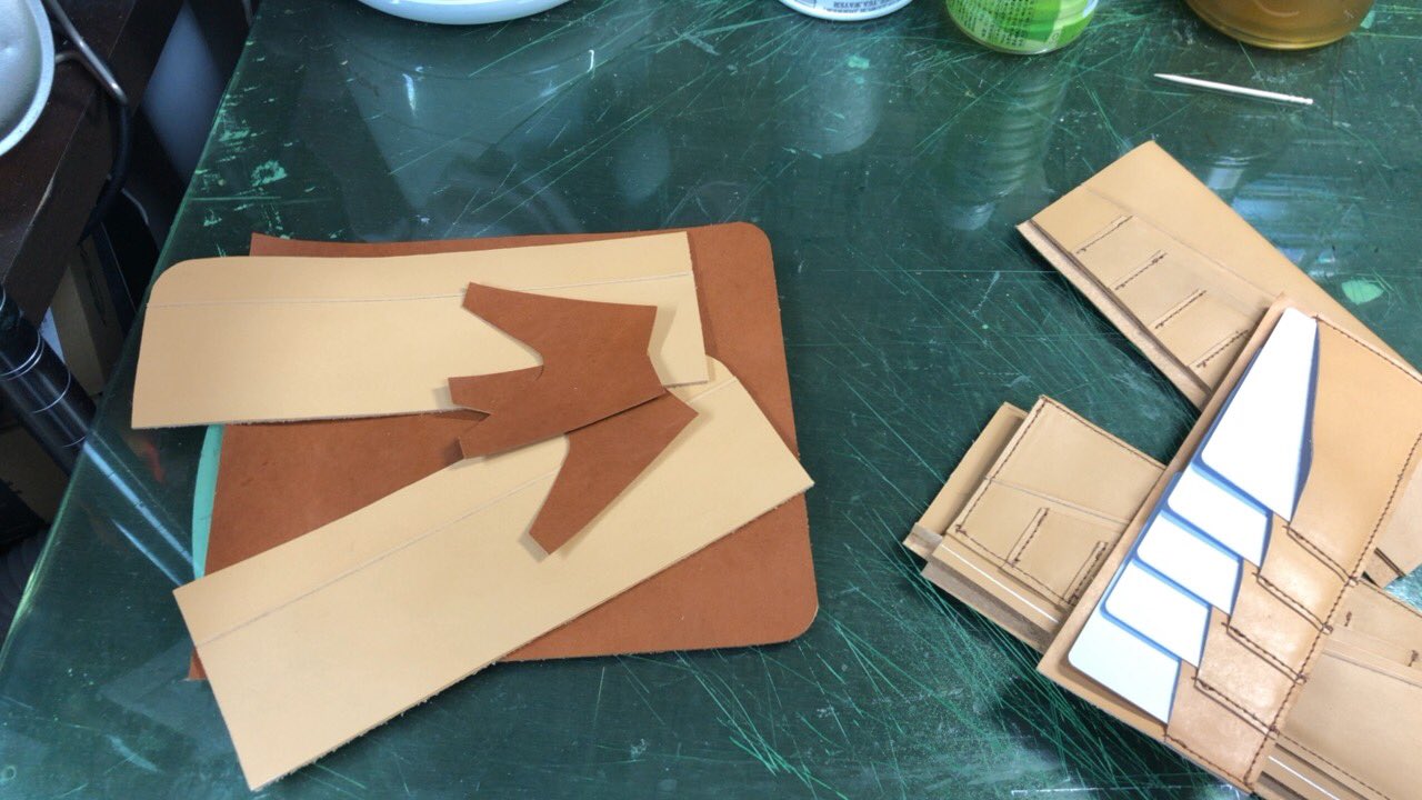 リペア＆レザークラフト HIRO on Twitter: "ヨシ！気合い入れて作り直そう！ https://t.co/SEg0lRvYt8" / Twitter