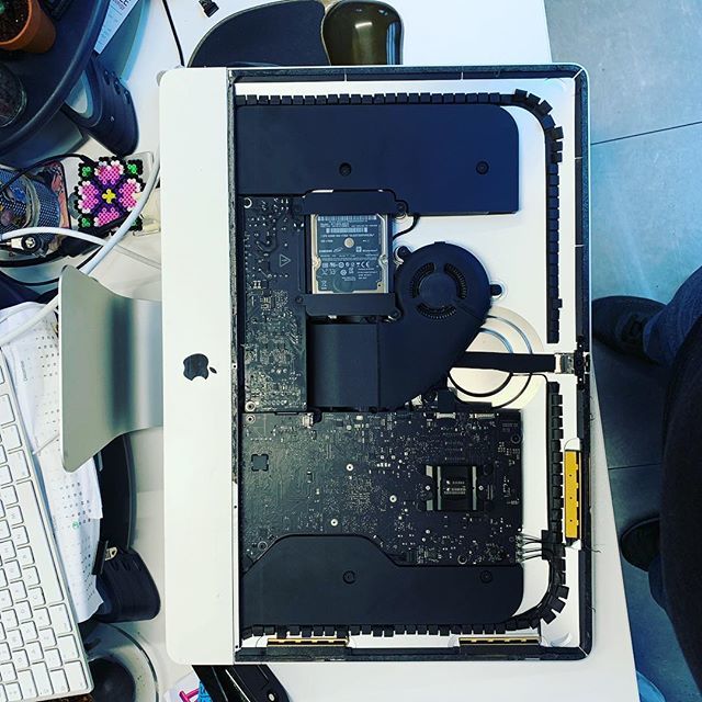 👨‍💻 on Twitter: "RT @MmusiManonyane: Apple devices repairs, upgrades and support. - Bring all ...