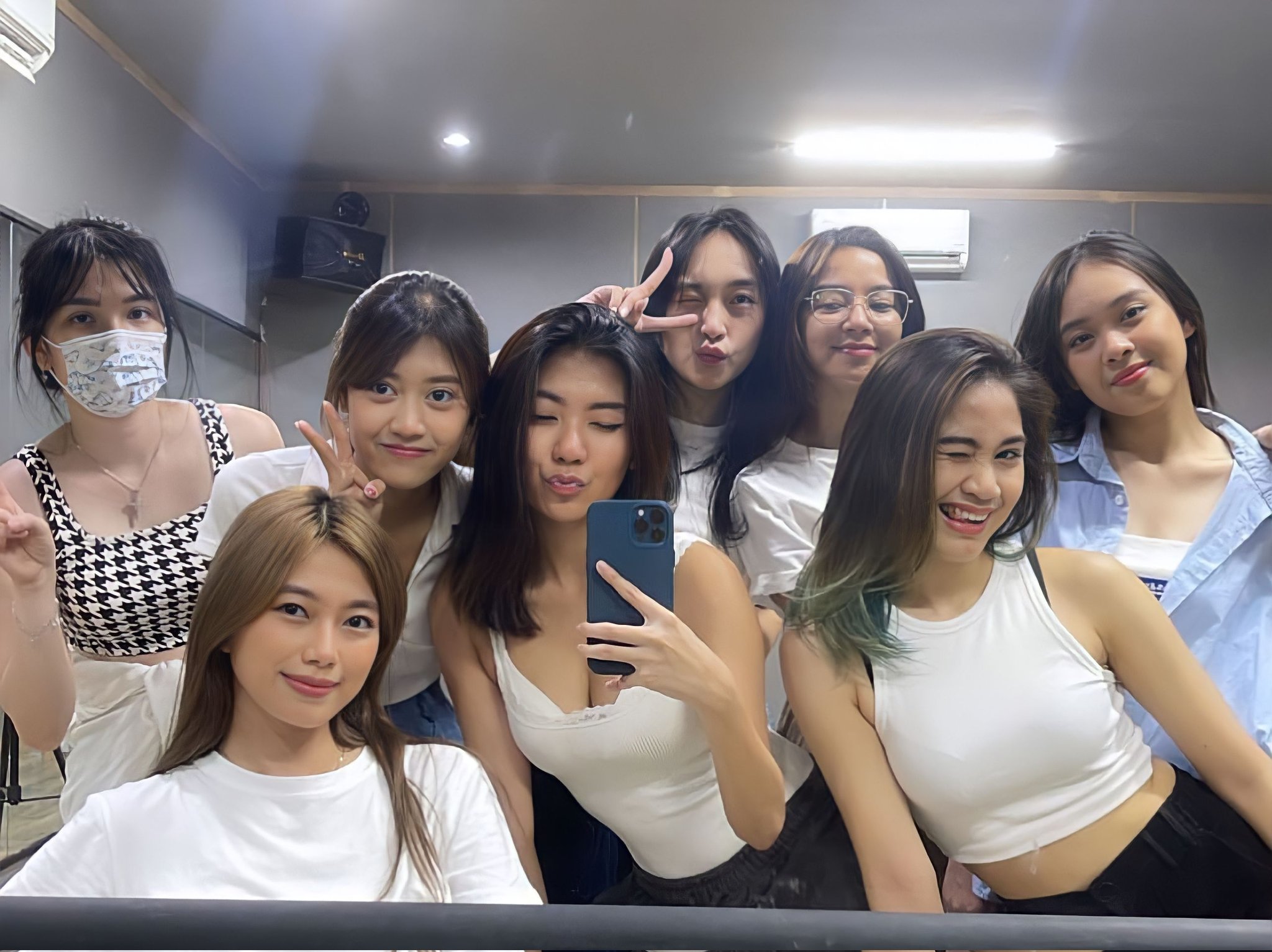 Your Dearest on Twitter: "Girls 🤍 https://t.co/RxzDT2NSu5" / Twitter