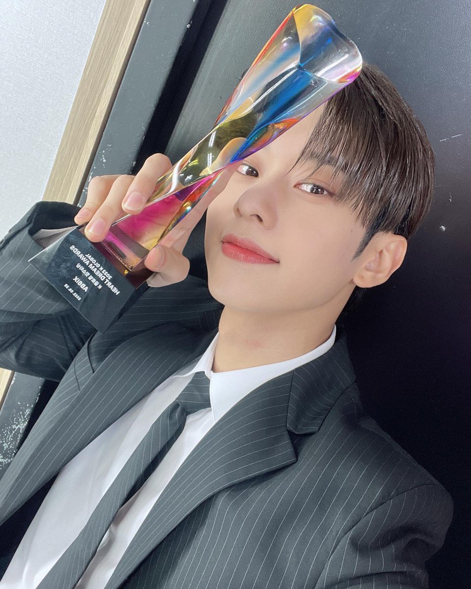 AB6IX INTERNATIONAL on Twitter: "[📸/220825] ab6ix_official instagram - donghyun "Love you all ...