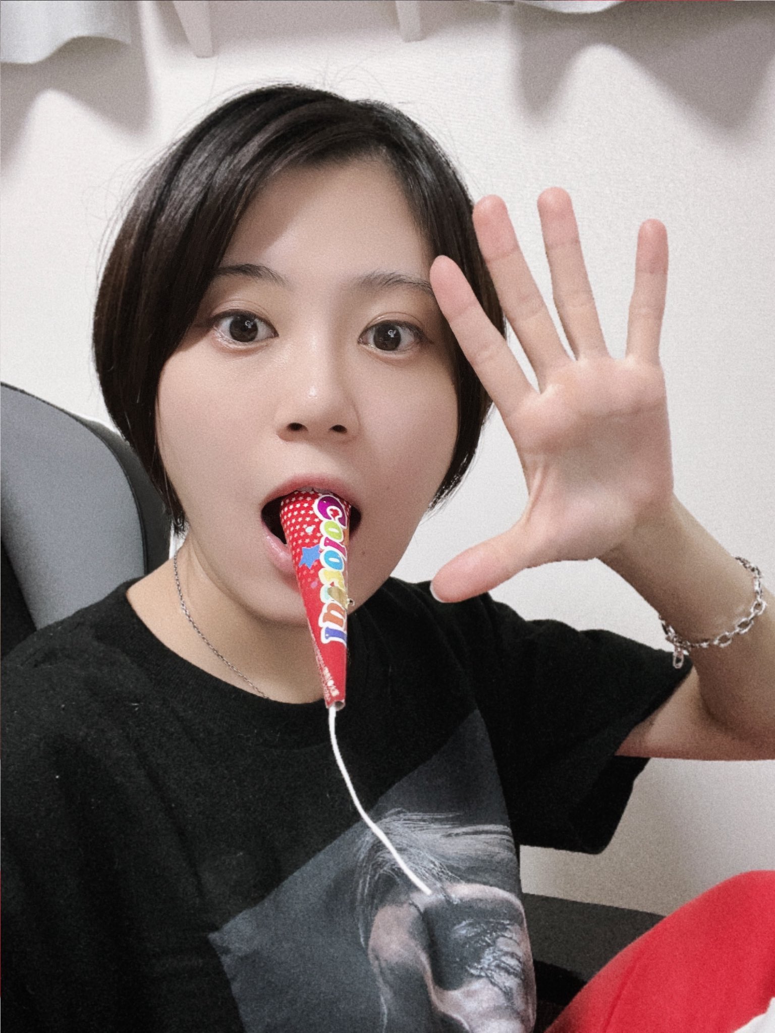 RaMu on Twitter: "あと5分 口クラッカーの準備は出来ています https://t.co/sVXDFpvW8v" / Twitter