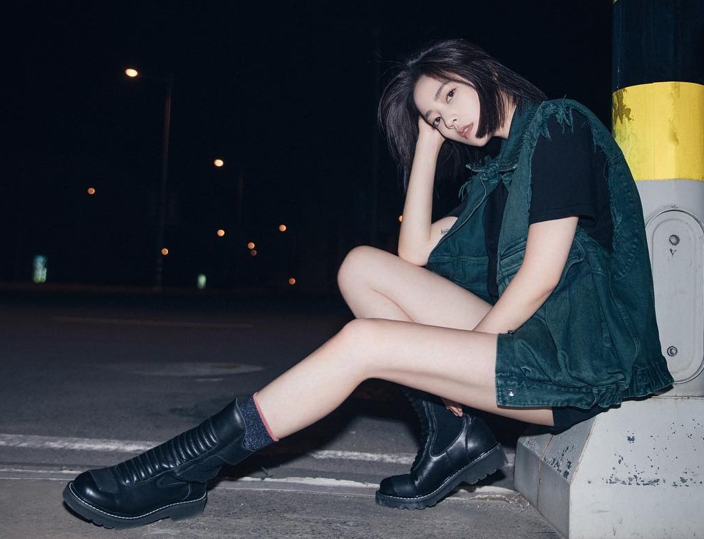 女演员薇薇安Vivienne Tien夜色中白滑的美腿 https://t.co/5JOBgXwAwU 名腿网 Celebrity legs ...