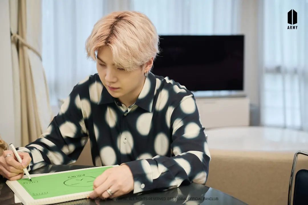 BTS Pak Official⁷l🇵🇰 #TeamHYYH on Twitter: "~ Suga and J-hope 💜 https://t.co/3llsVa2hJx" / Twitter