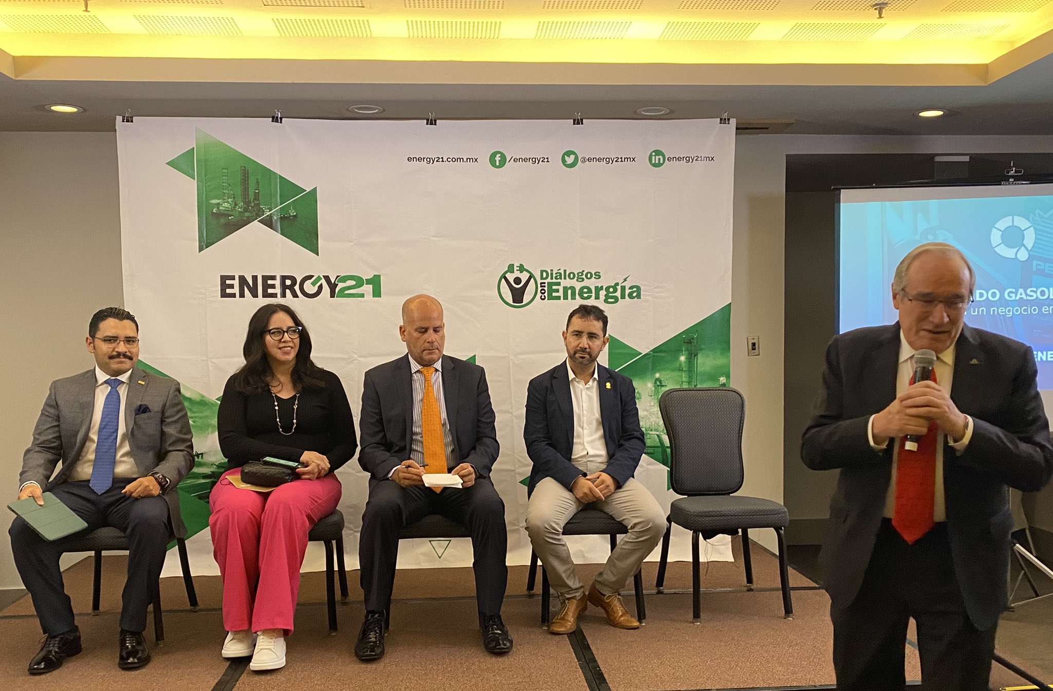 Energy 21 on Twitter: "#AlMomento: Inicia el panel ‘Mercado gasolinero ¿Todavía un negocio en ...