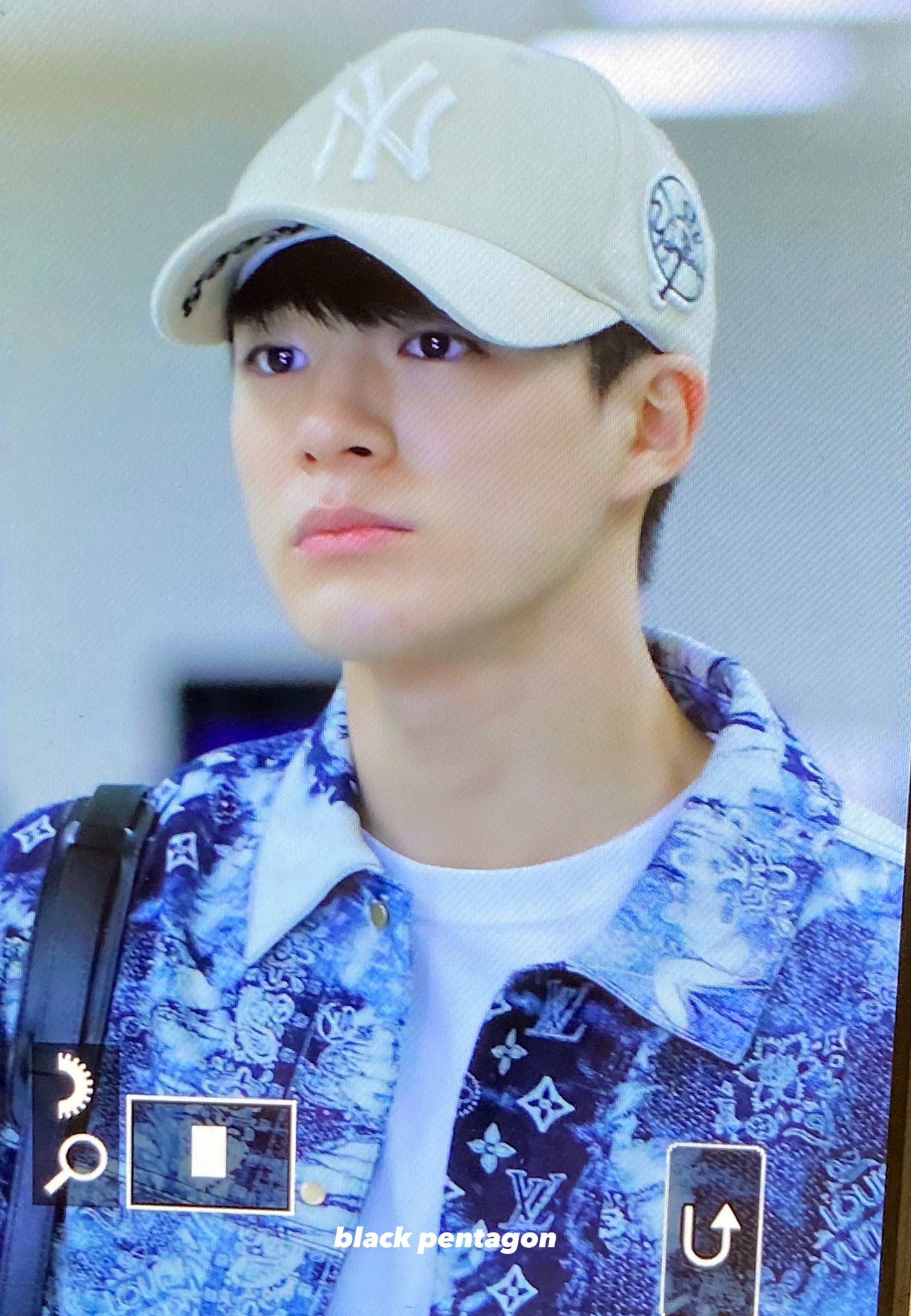 BLACK PENTAGON on Twitter: "220826 GMP 출국 #제노 잘생겻더ㅜㅜㅜㅜㅜㅜ https://t.co/4wcc7wzJSm" / Twitter