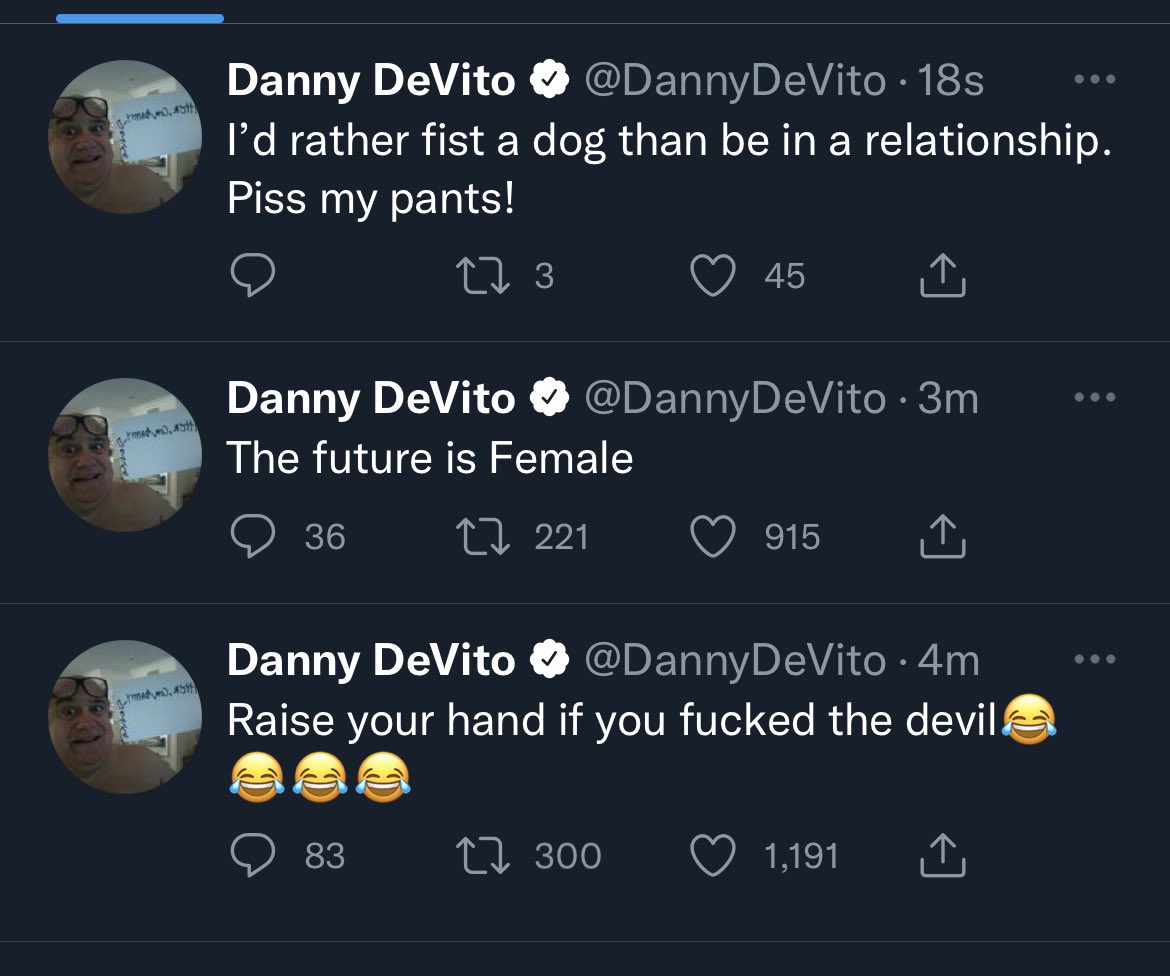 Miss-ter V. Chaos-🧟‍♀️🌸🕶🦑 on Twitter: "RT @Jbandos: Danny DeVito is live tweeting the new ...