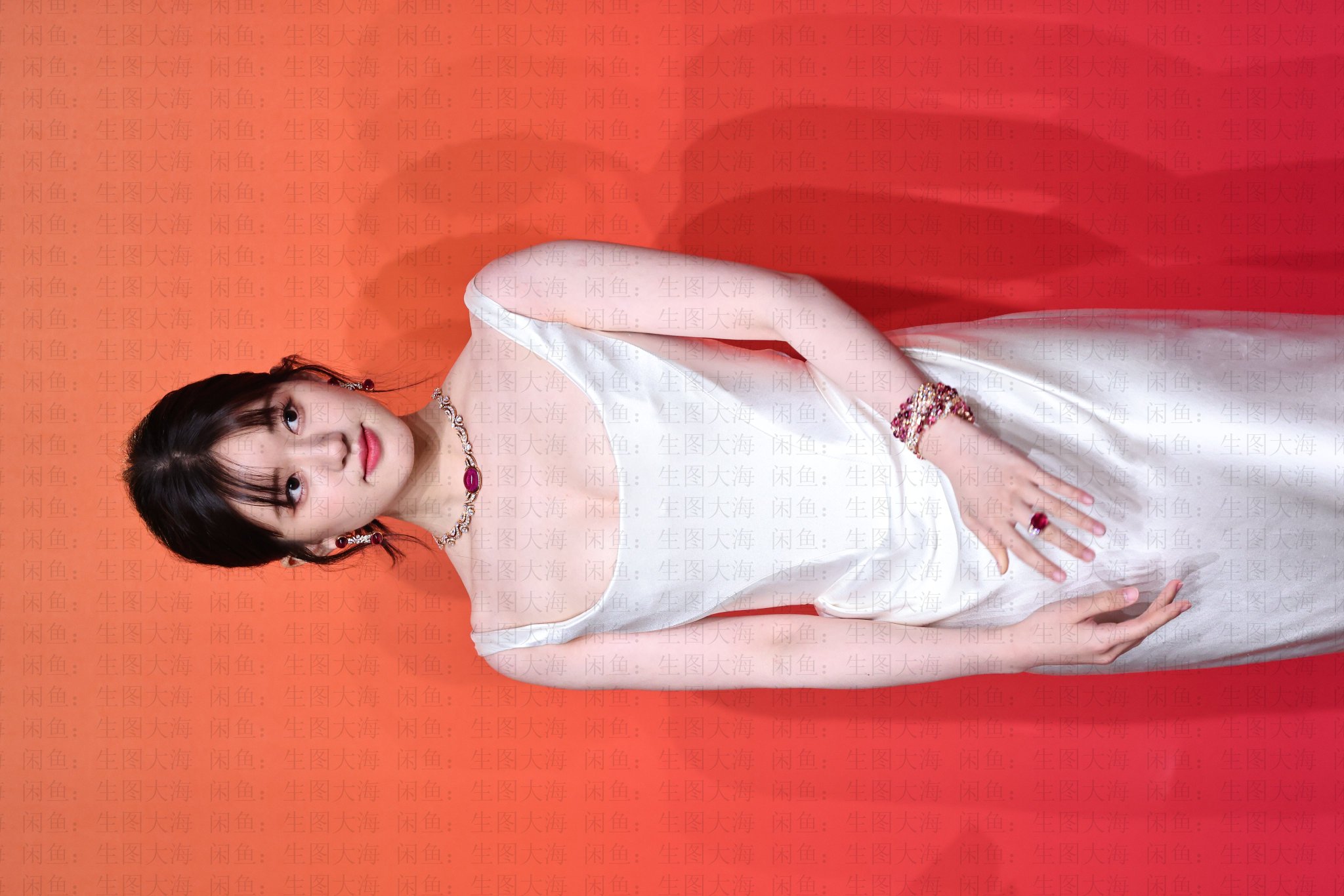 星图大海 on Twitter: "赵露思宝格丽漏乳贴 137p，无水印买断图，专业代拍拍摄，官摄位，约14m一张，跟其他带水印，小图不一样，高端收藏款，需要的私聊 https://t.co ...