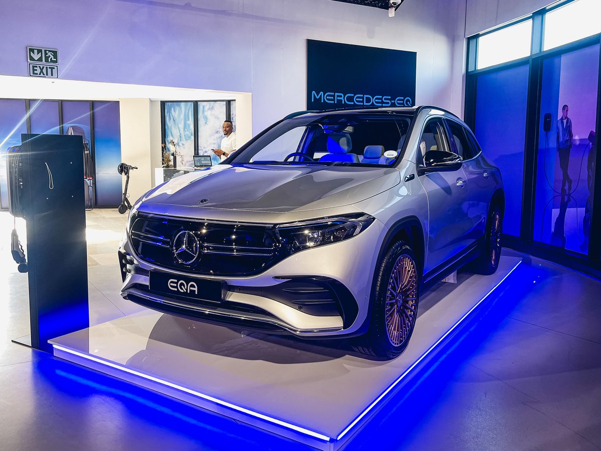 CarsInPixels on Twitter: "RT @khuleonwheels: Say hello to the new and all-electric Mercedes-Benz ...