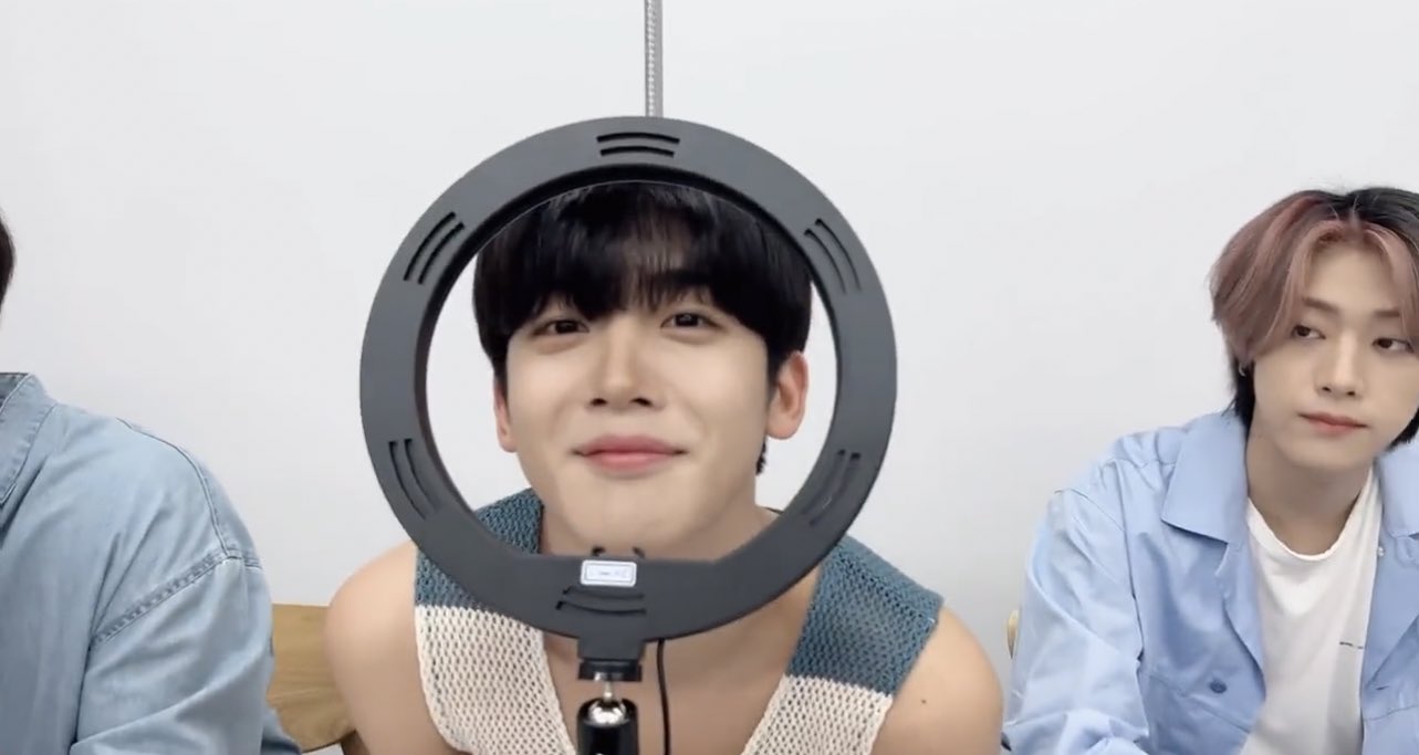 위아이(WEi)_OFFICIAL on Twitter: "오늘의 위아이 팬사인회 순서🏖 반짝이는 마지막 여름을 몰고 온 청량함이 가득한 짱아이와 즐거운 시간 보내보아요🫧 ...